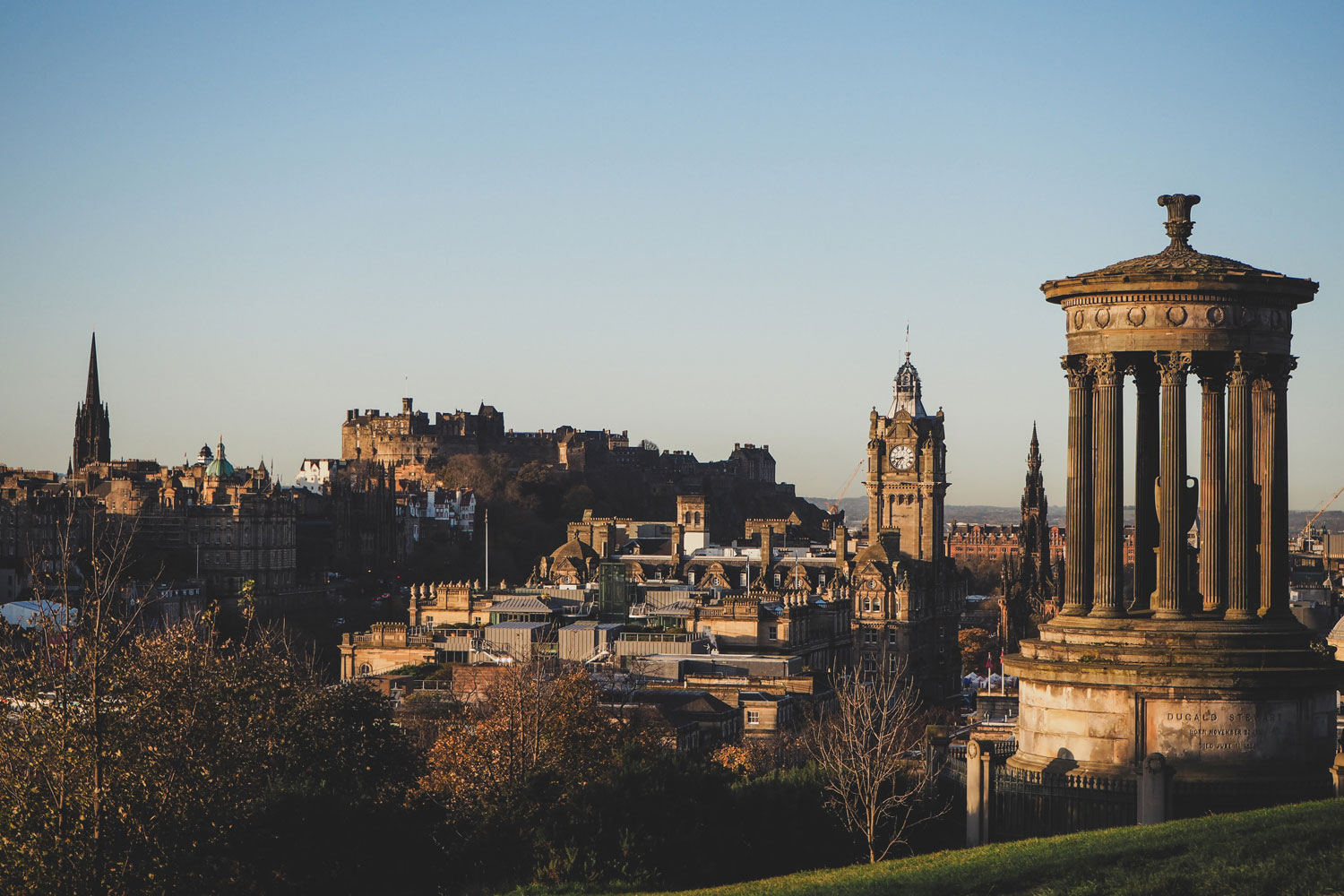 Edinburgh City Guide – Gold Colored Fox