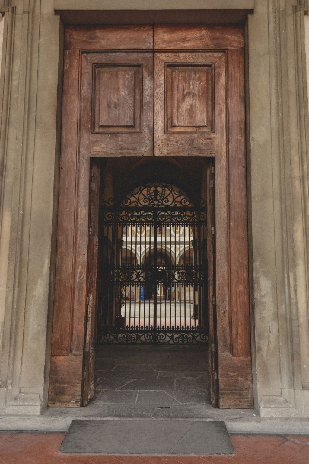 The Legacy of the Arte della Seta – Gold Colored Fox